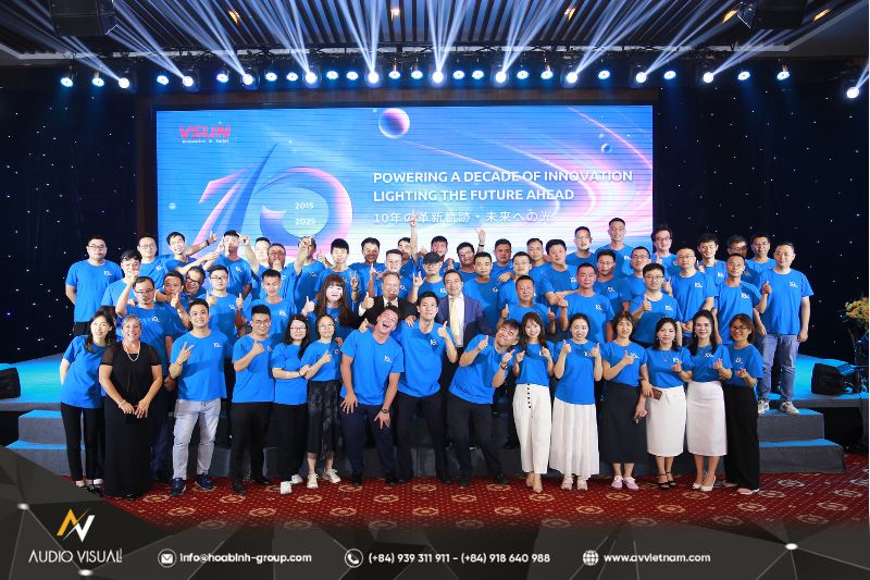 Top 12 company anniversary event ideas to celebrate in style