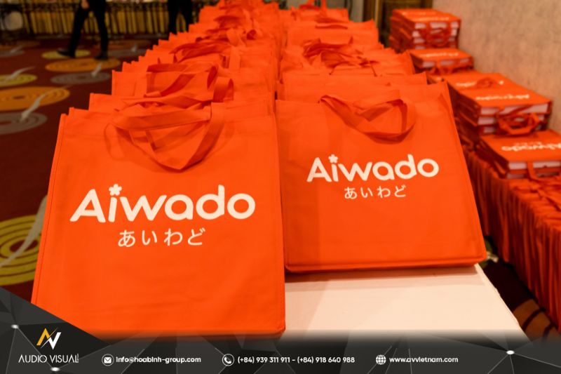 15+ conference swag ideas to enhance attendee experience