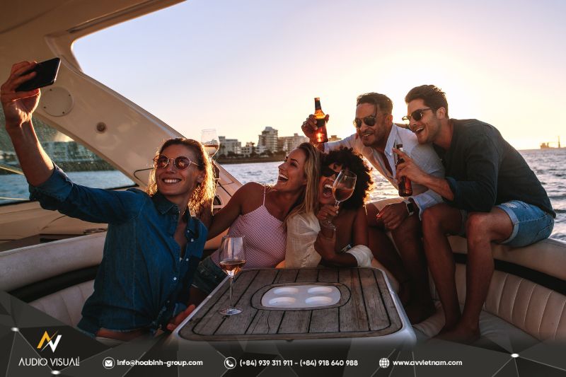 Top 12+ impressive end-of-year party ideas for companies